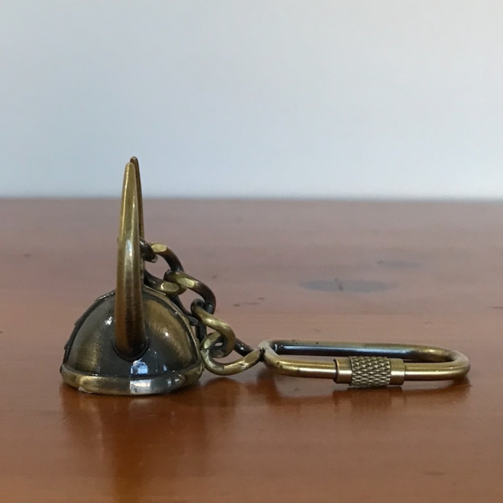 Vintage 3d Viking Horned Helmet Keychain - Gem